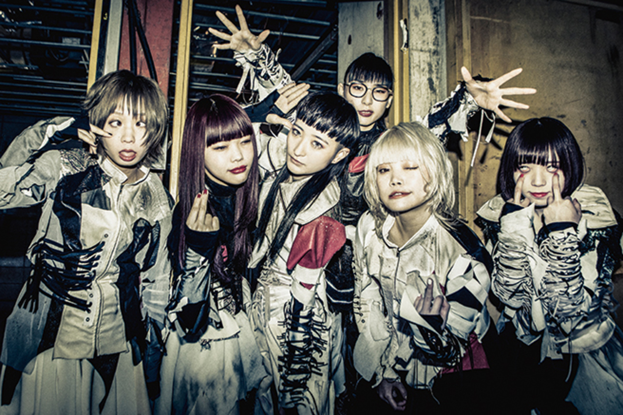 BiSH待望の新作『CARROTS and STiCKS』とWACKグループのこれからを渡辺淳之介 × 松隈ケンタが語りまくる! | Mikiki