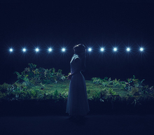 〈fhánaのtowana〉が〈Towana〉として新たな才能を開花。ソロデビュー曲“ベール”が露にした人間Towanaの魅力とは ...