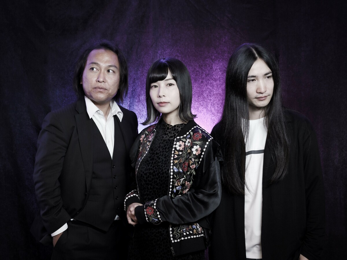 TEARS OF TRAGEDYの3人が『TRINITY』で辿り着いた新境地――進化し続けるメロディック・メタル・バンドが語る ...