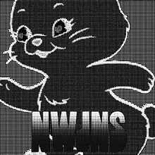 NewJeansのプロデューサー250（イオゴン）が来日公演で聴かせたポンチャックのユーモアと知性 | Mikiki by TOWER RECORDS