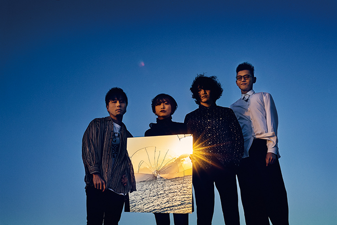 RAMMELLS『Mirror』〈大衆性〉と向き合った結果、新たな扉が開かれたことを告げるファンキーなダンス・ミュージック集が完成! | Mikiki by TOWER RECORDS