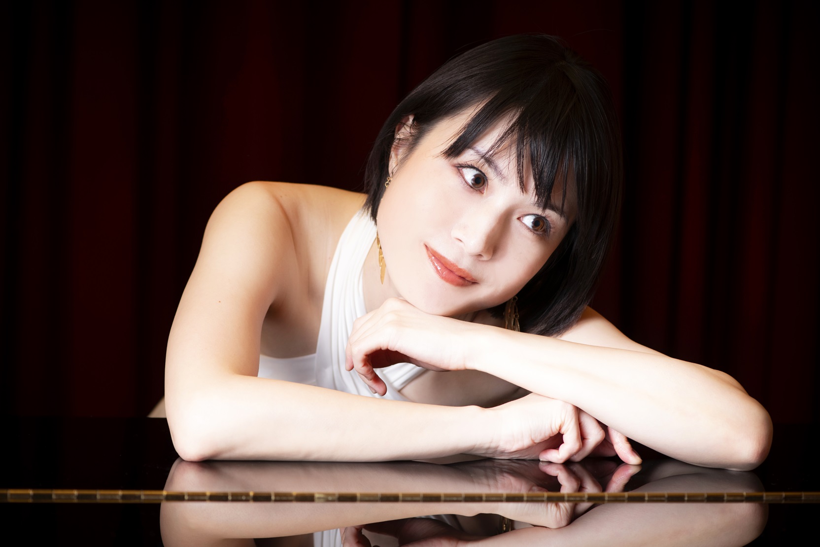 川﨑翔子がショパン、ドビュッシー、リゲティの練習曲で物語を紡いだ挑戦作『Die Tastenkunst -鍵盤芸術の極み-』 | Mikiki by TOWER RECORDS